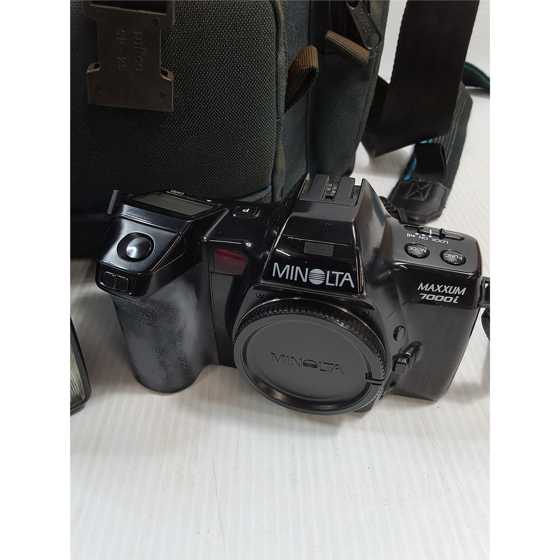 Minolta Camera w/Accessories & Bag - Has Scent - Bodnarus Auctioneering