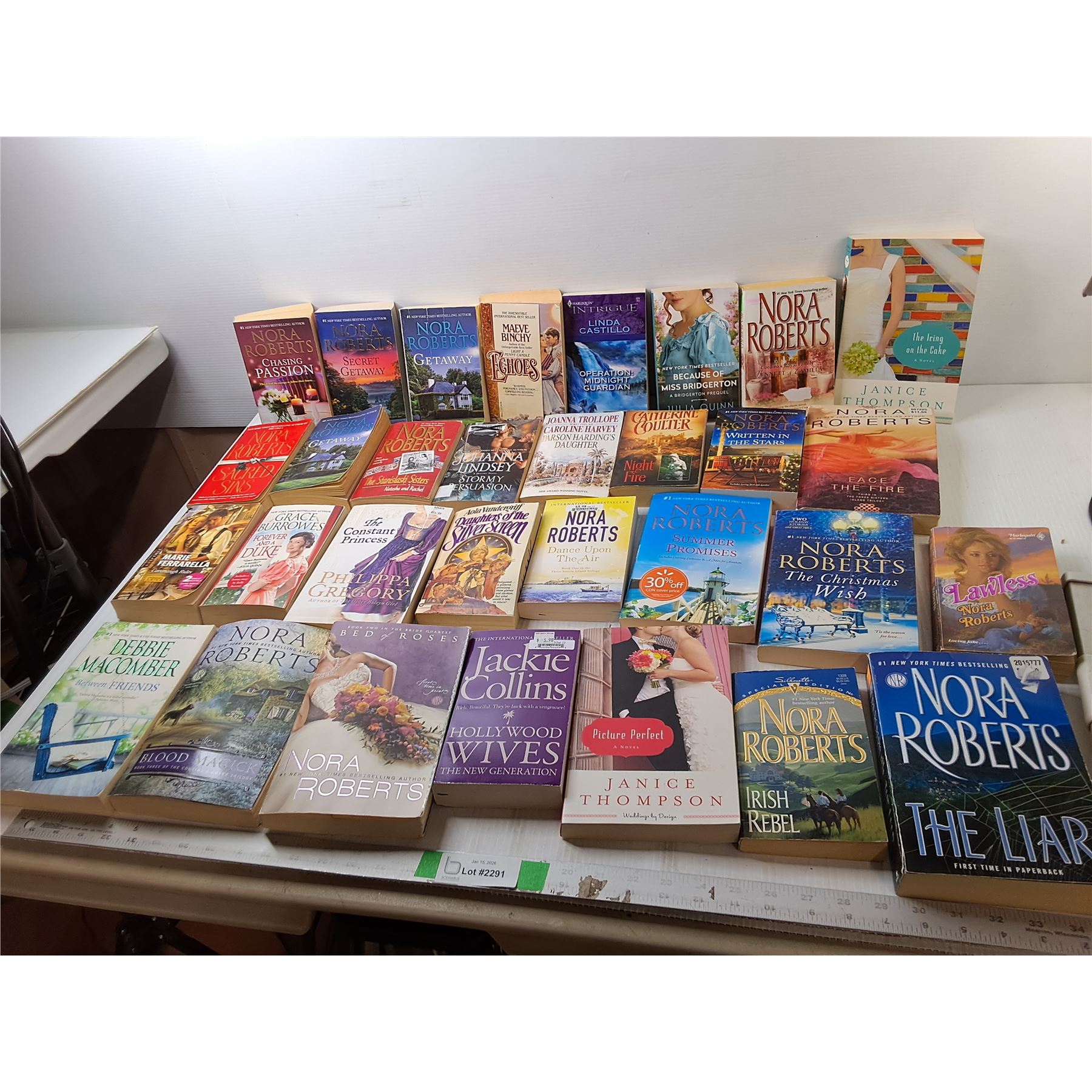 Book Lot- Maeve Binchy, Nora Roberts, Janice Thompson, Misc - Pick Up ...