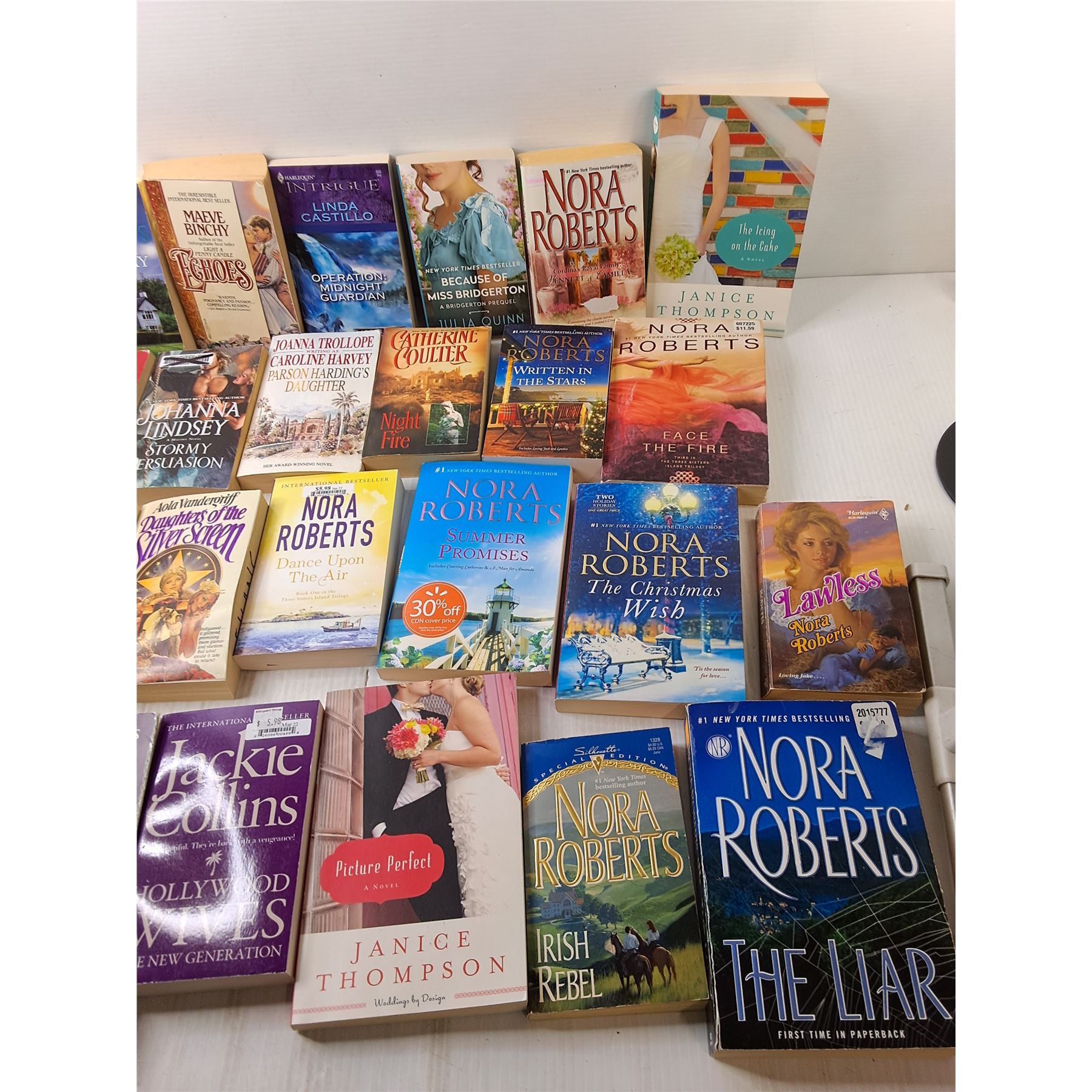 Book Lot- Maeve Binchy, Nora Roberts, Janice Thompson, Misc - Pick Up ...