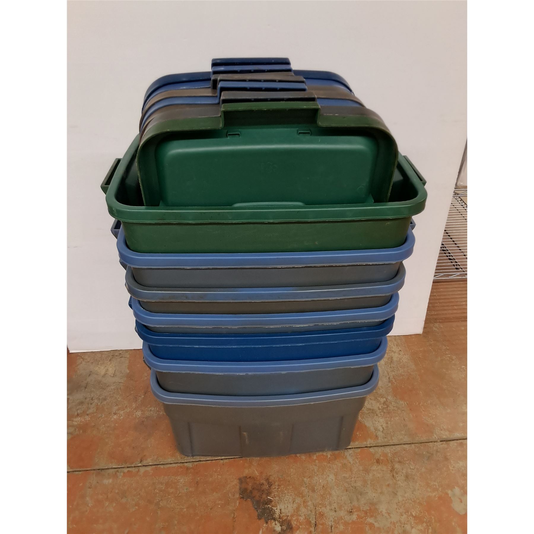 *(7) Rubbermaid Totes with Lids, approx 24x16x16, Cannot Ship ...