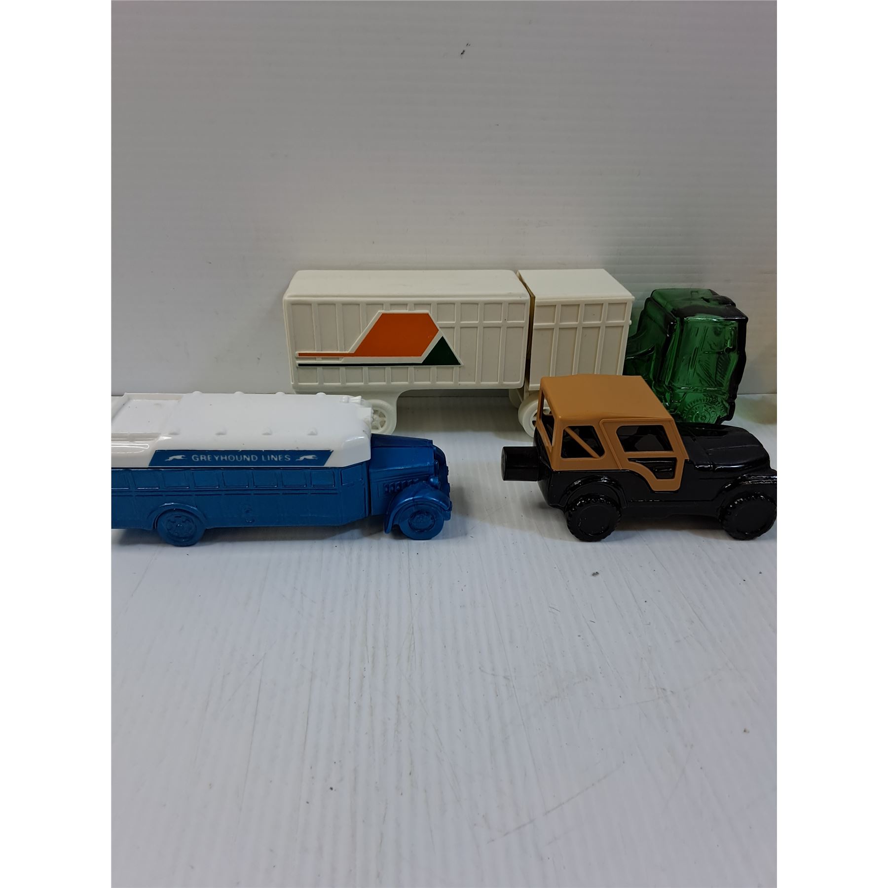 (5) Avon Cologne Bottles w/Boxes, Empty & Empty Box - Bodnarus ...