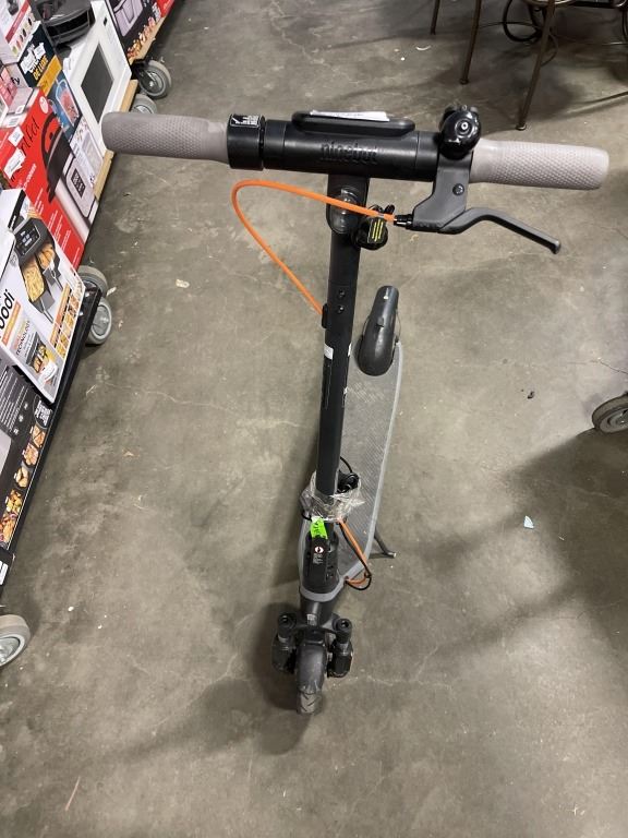 SEGWAY E2 PLUS II ELECTRIC SCOOTER - TESTED WORKING, RETAIL $449