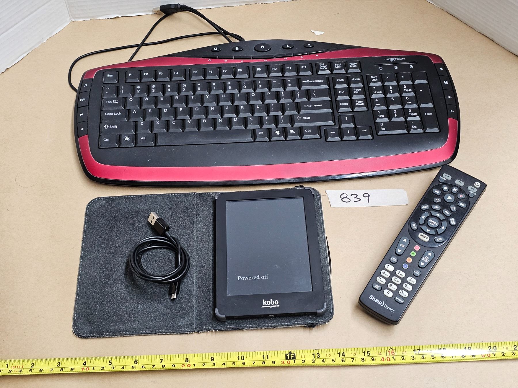 Kobo w/ Protective Cover and Charger (factory reset, working), Computer ...