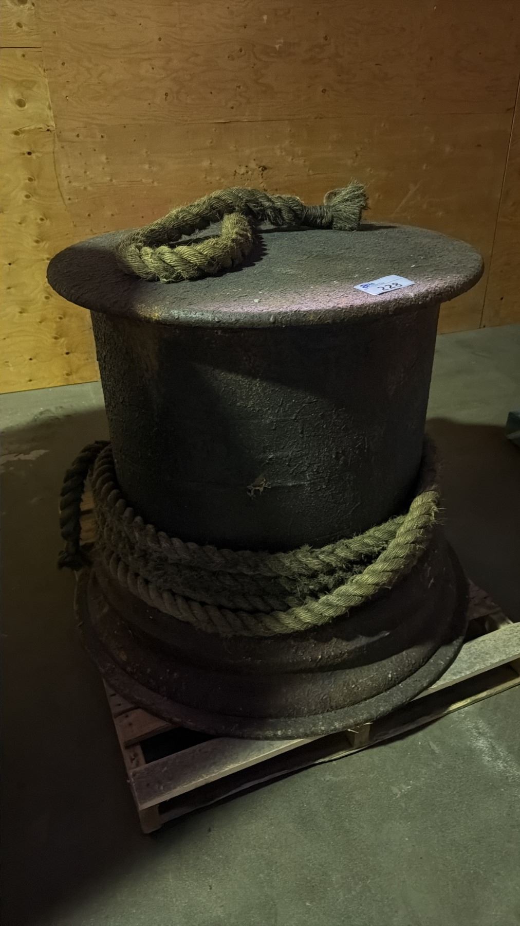 LARGE PROP SHIP TIE - Able Auctions