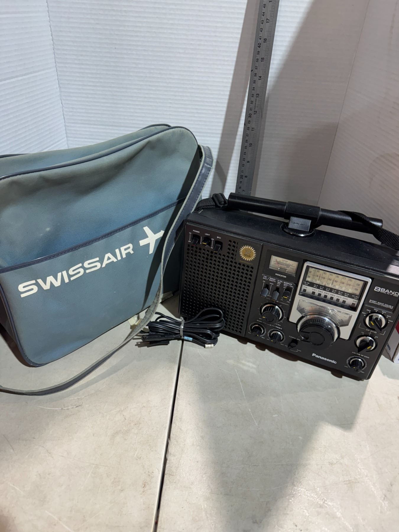 Eight band short wave radio model RF – 2200 Panasonic