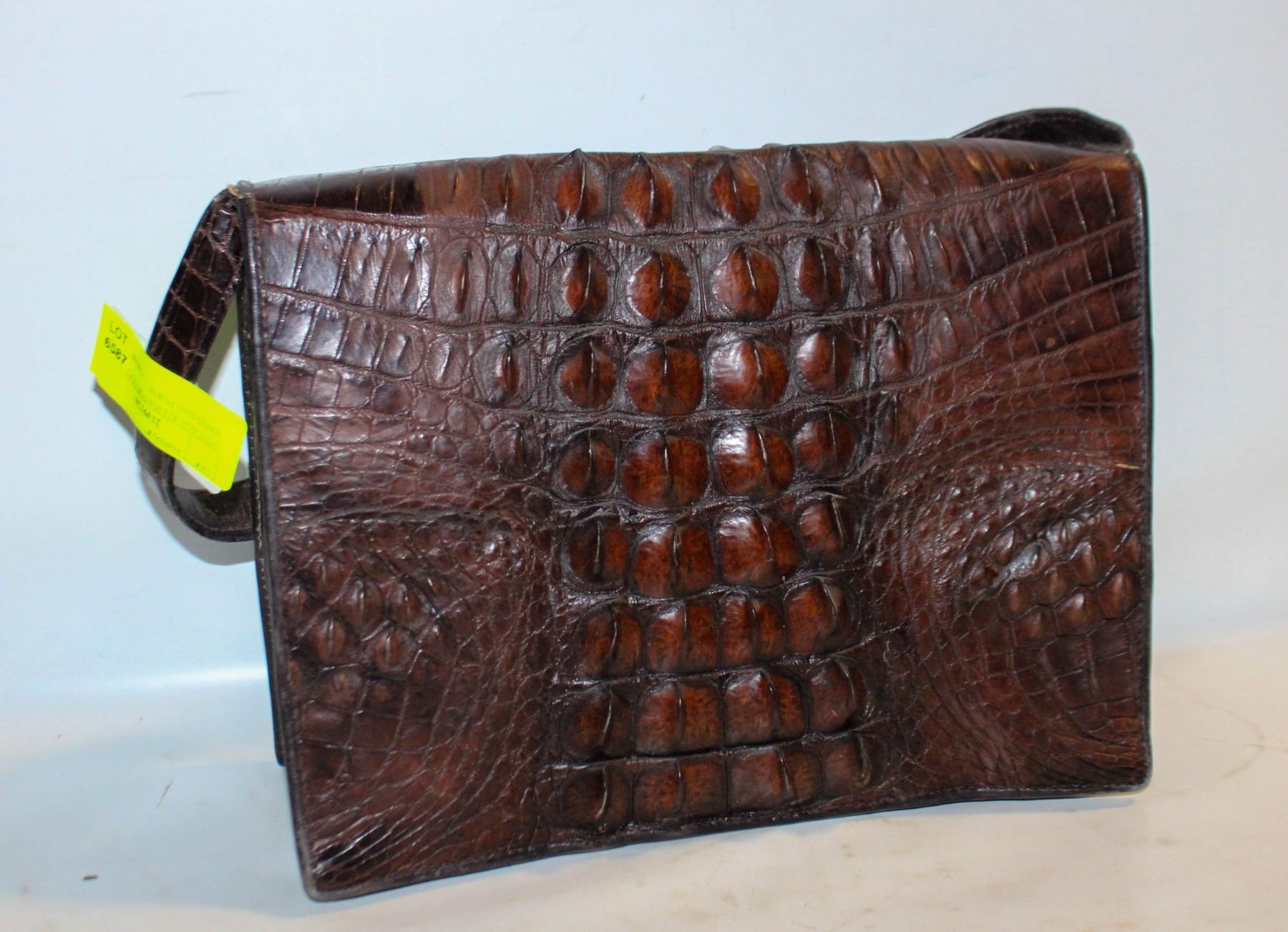 VINTAGE ALLIGATOR LEATHER HAND BAG PURSE