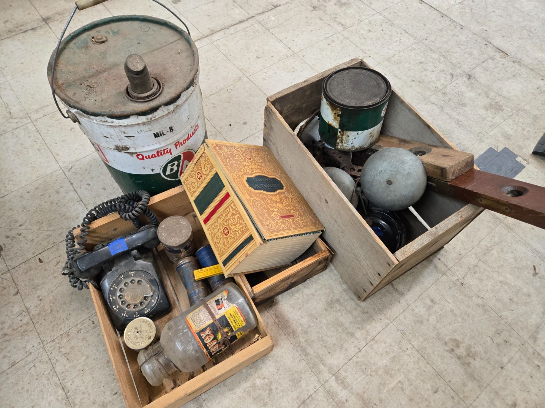 collection of vintage items in a classic wooden crate (cw31)