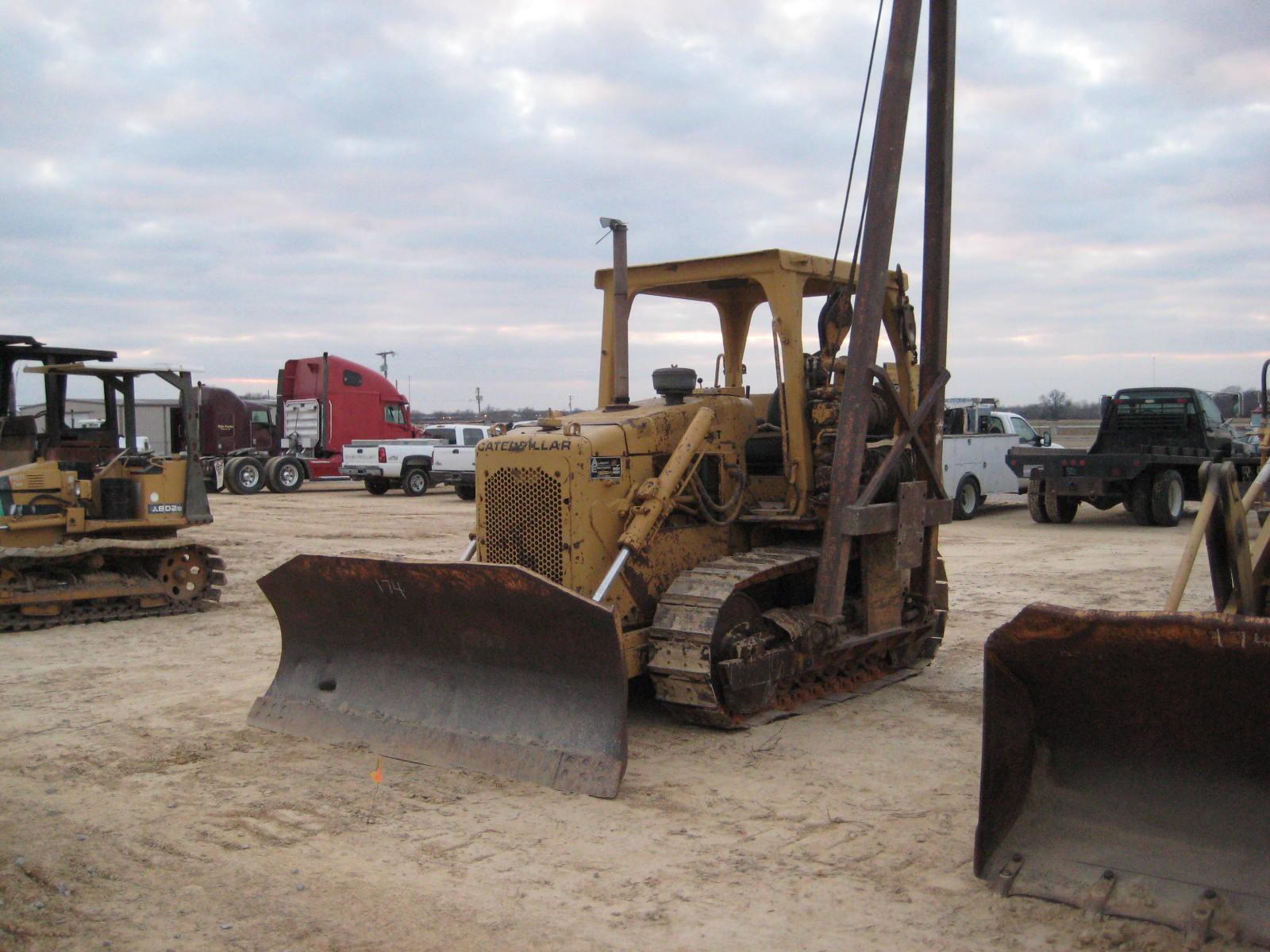 1982 Cat D4e Pipelayer