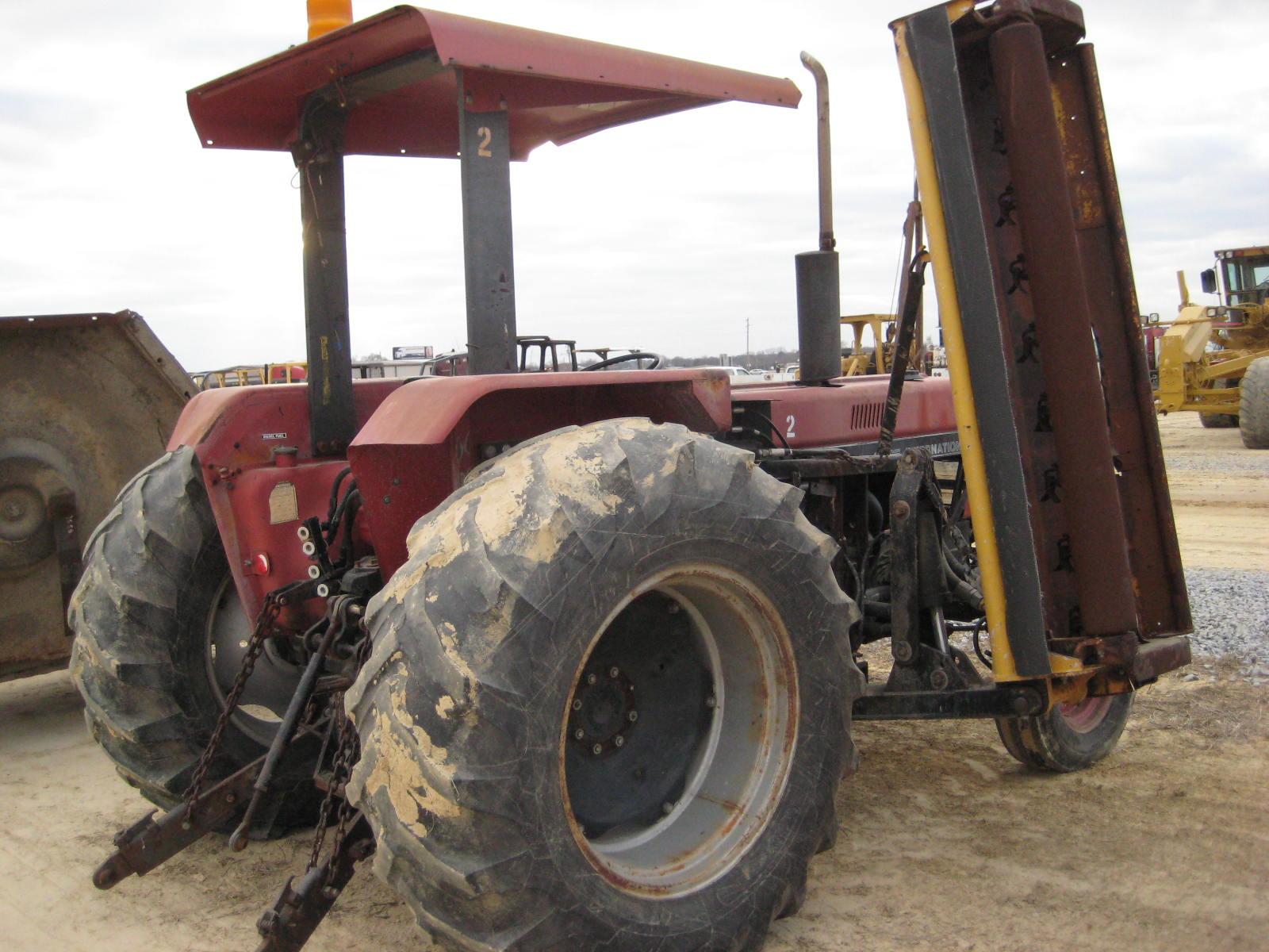 Case 895 Wheel Tractor