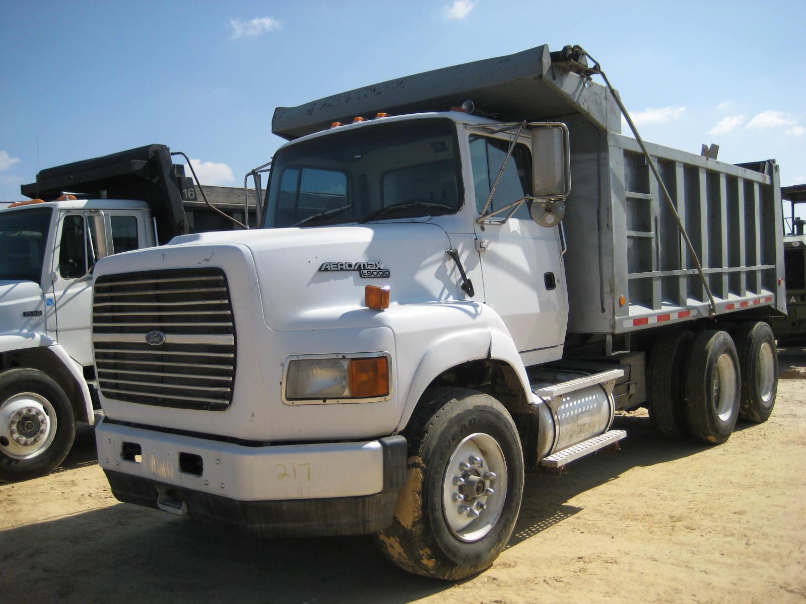 1995 Ford L9000 Dump Truck