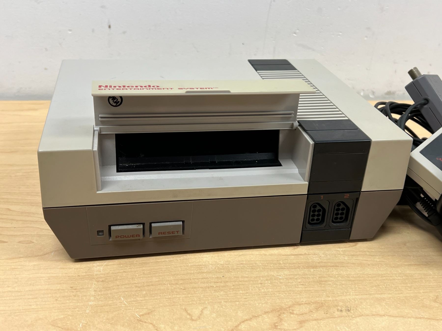 Original Nintendo Entertainment System NES Bundle NES-001