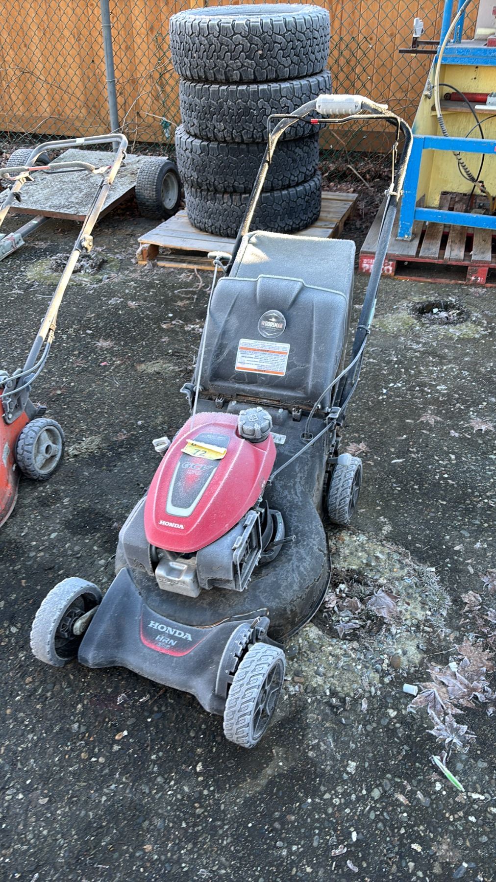 HONDA EASY START GAS LAWN MOWER WITH GRASS CATCHER - Able Auctions
