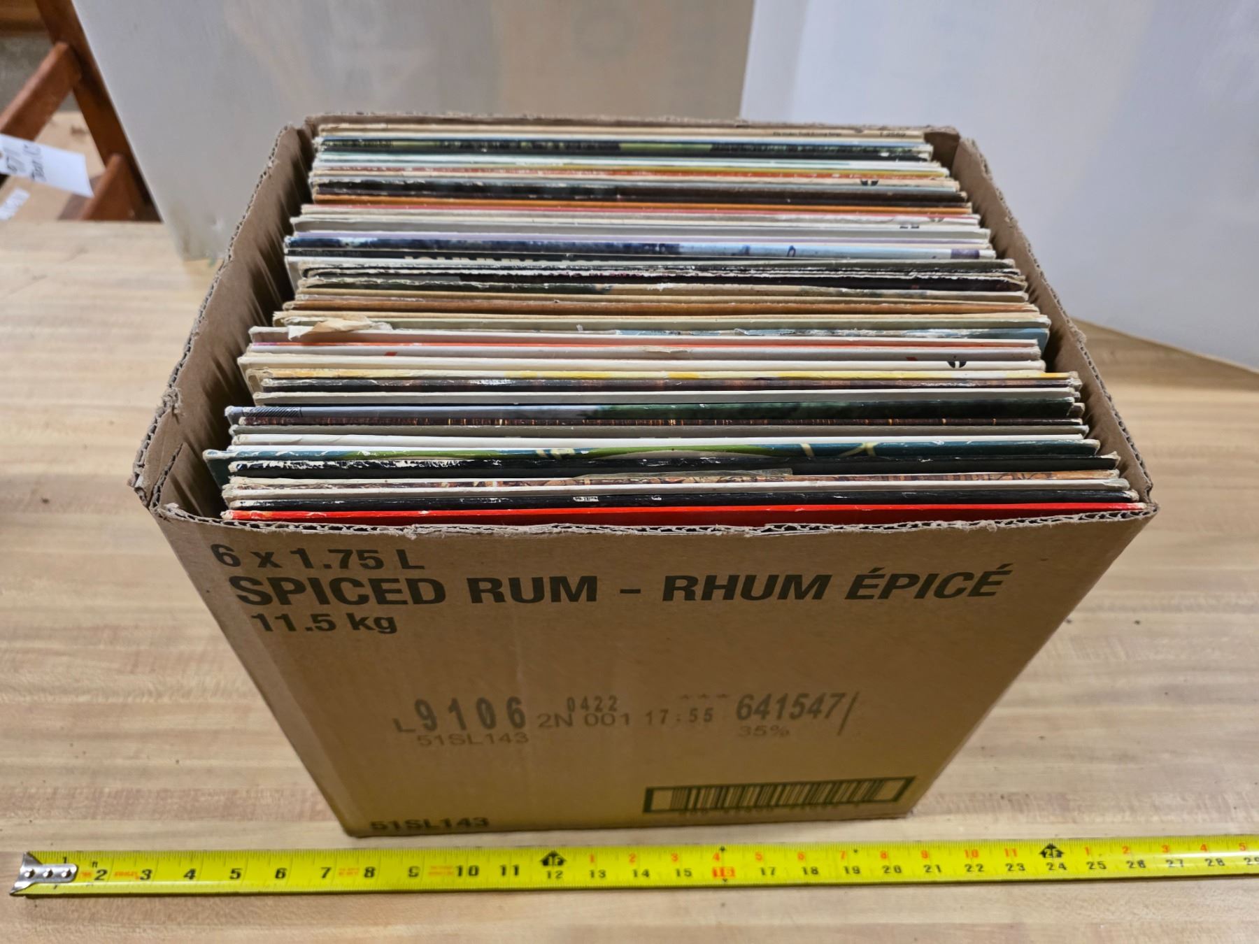 Lot of vinyl country and western records - Schmalz Auctions