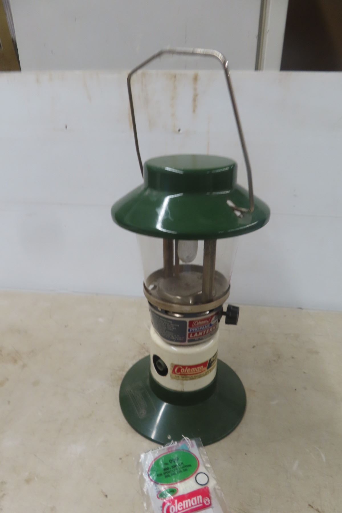 Vintage Coleman 990 Propane Lantern With Mantle