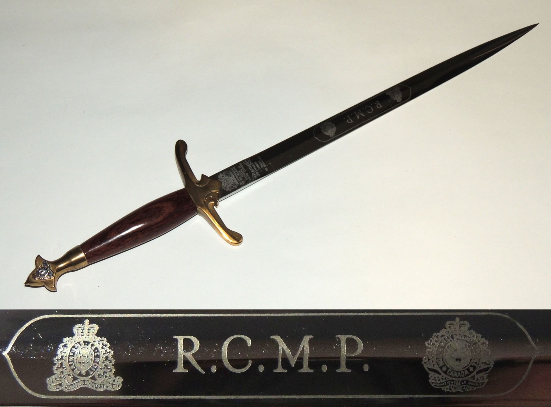 #29 Wilkinson Sword RCMP Dagger Blade London