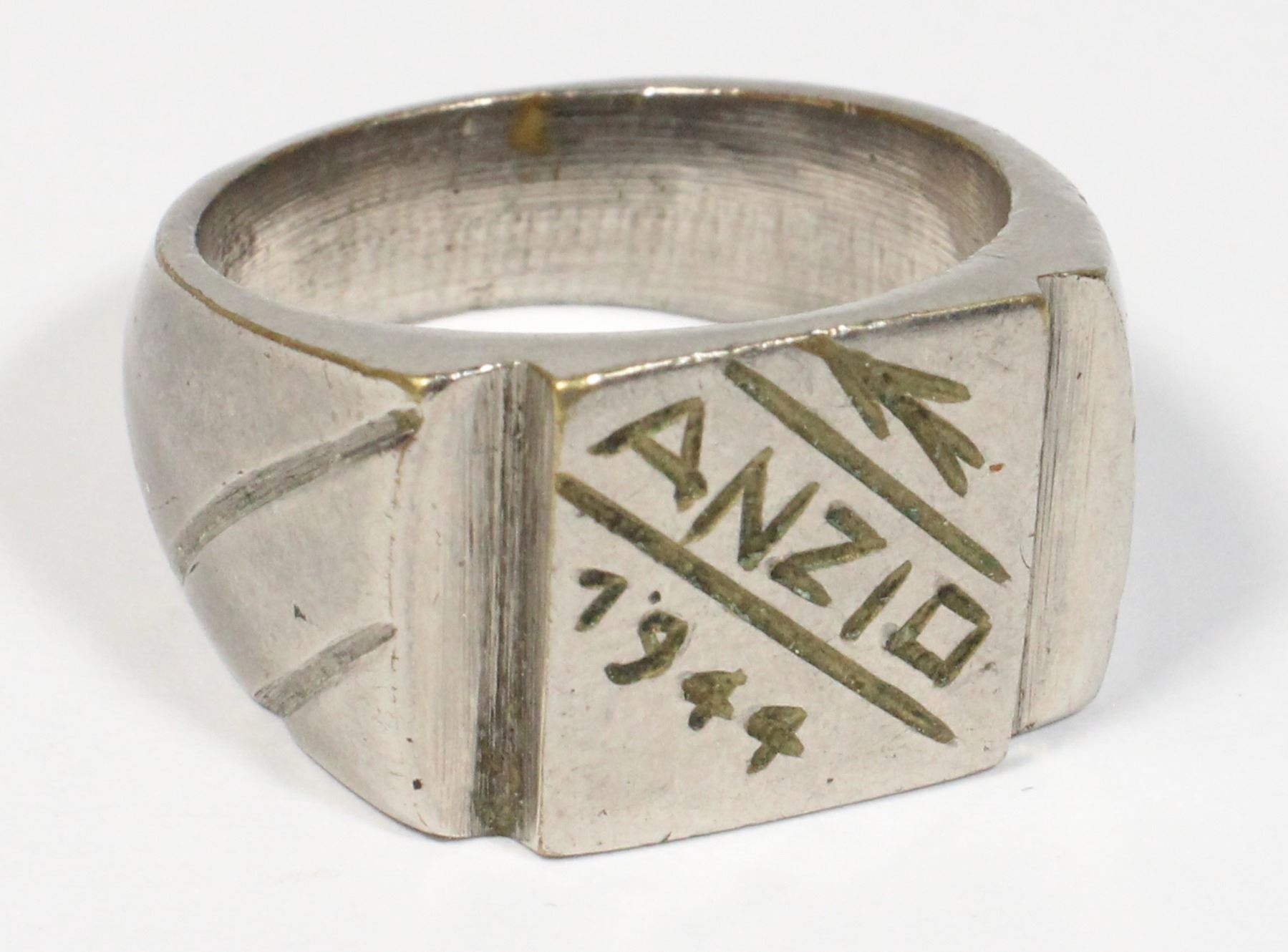 #325 WW2 1944 Anzio Italian Theatre Military Ring (Size 9.5)
