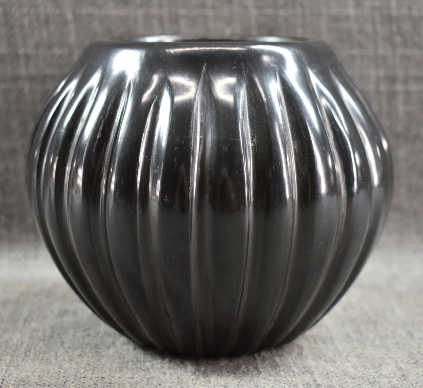 SANTA CLARA PATTERY JAR (ANGELA BACA)