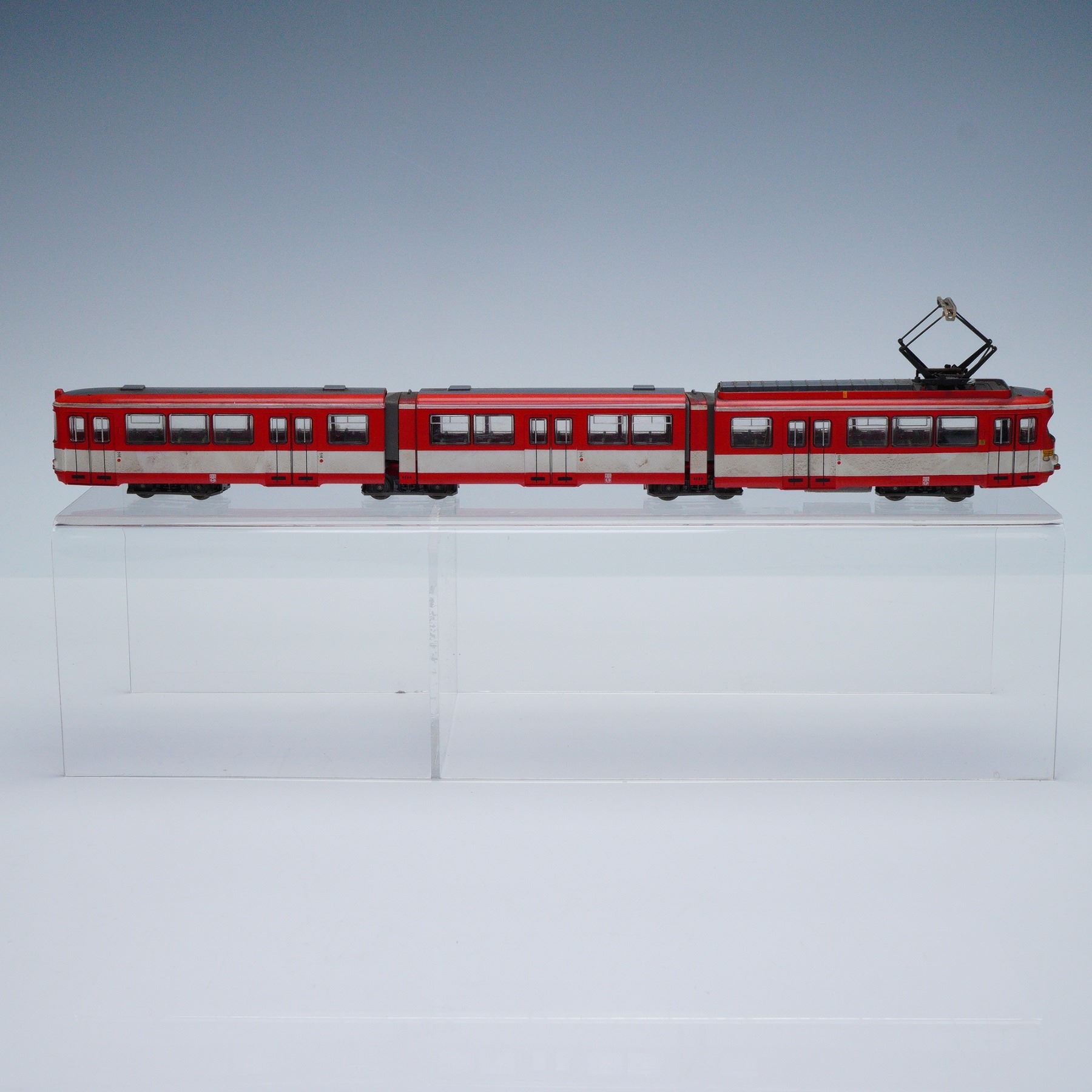 Marklin HO Scale Model Electric 3 Car Train, Red Tram