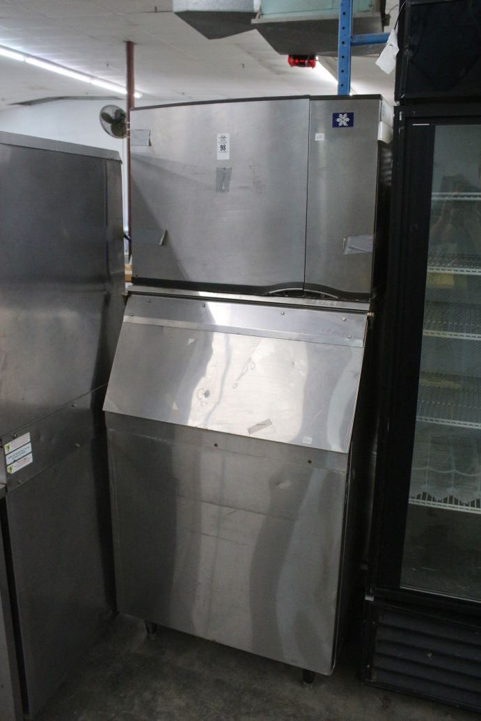 Mantowoc 600 LB. Ice Machine w/SS Bin - Missing Lid On Head