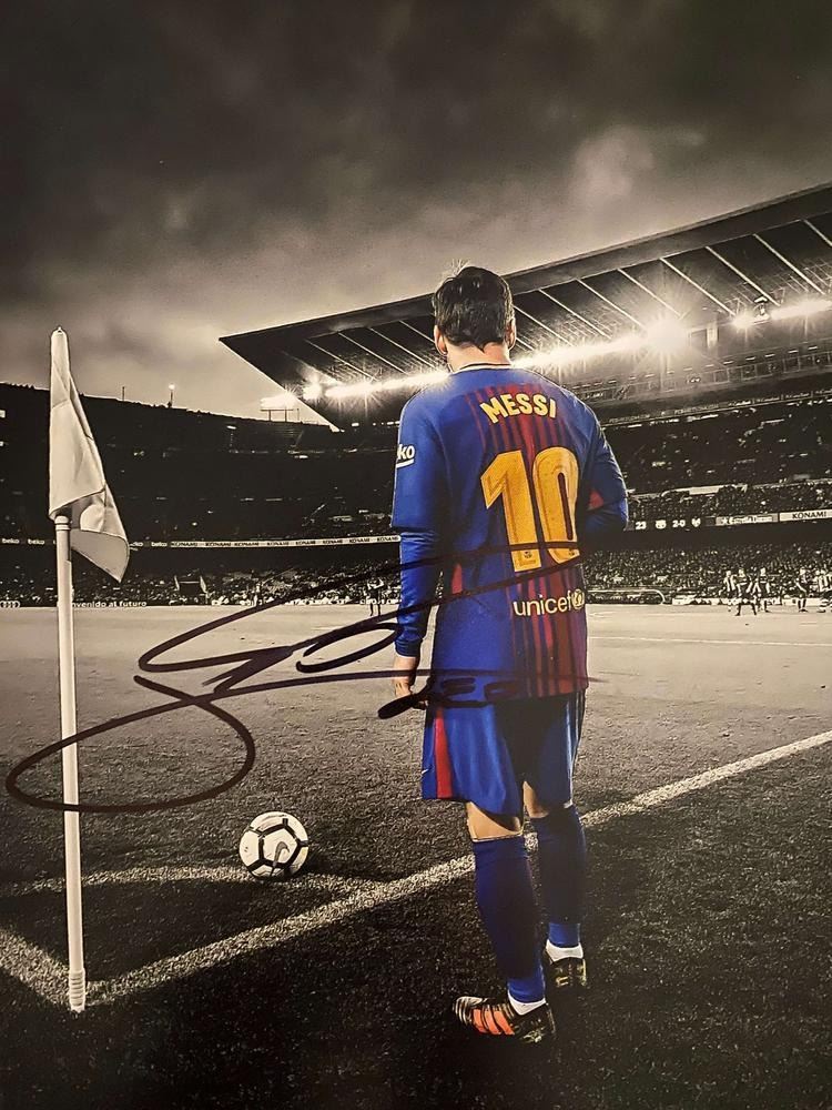 Lionel Messi signed photo