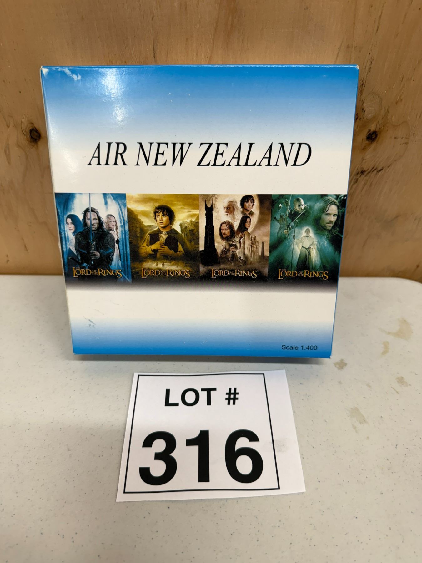 AIR NEW ZEALAND “LORD OF THE RINGS” SPECIAL LIVERY (1:400) [DIE-CAST]