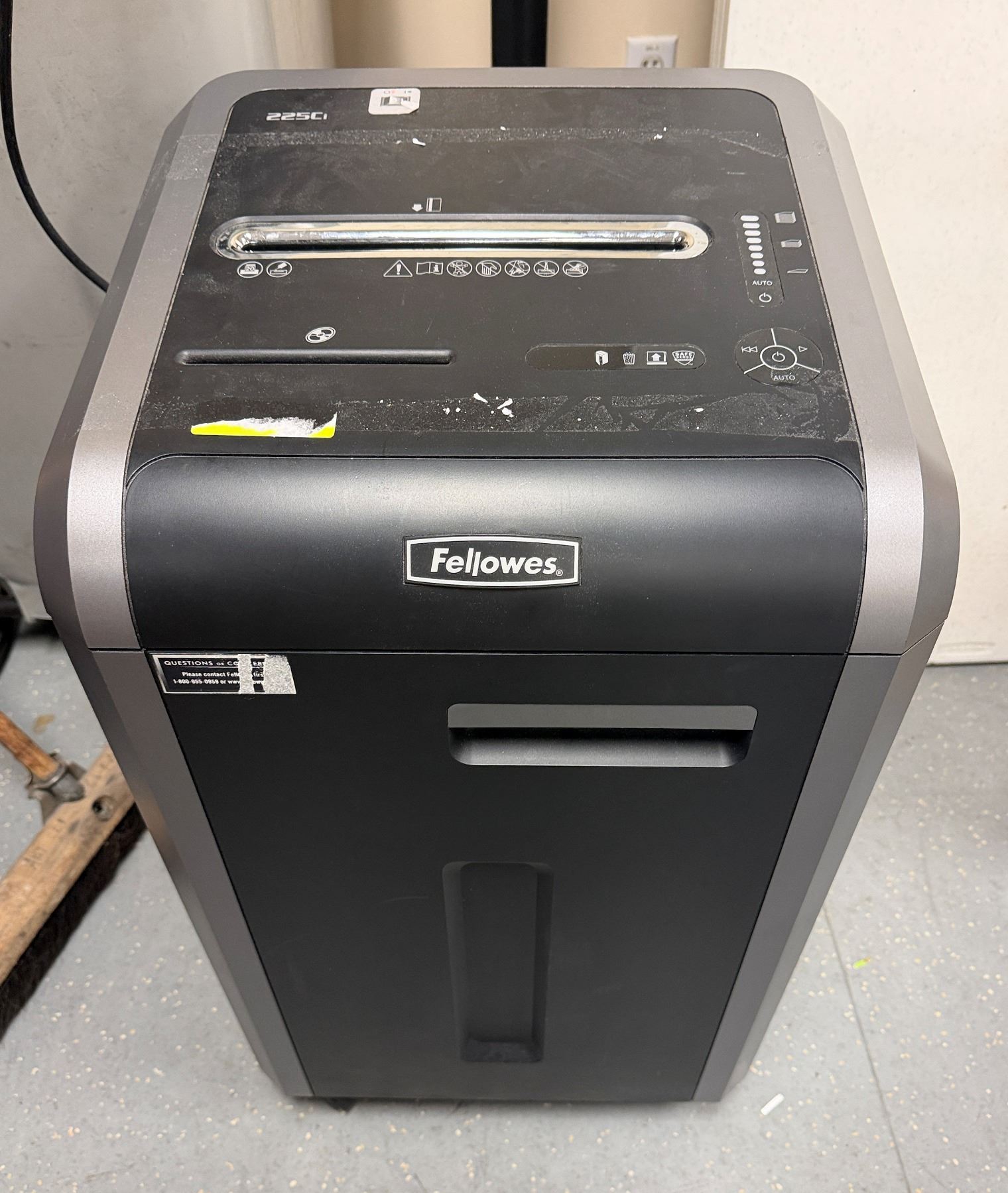 Fellowes 225Ci Cross-Cut Paper Shredder