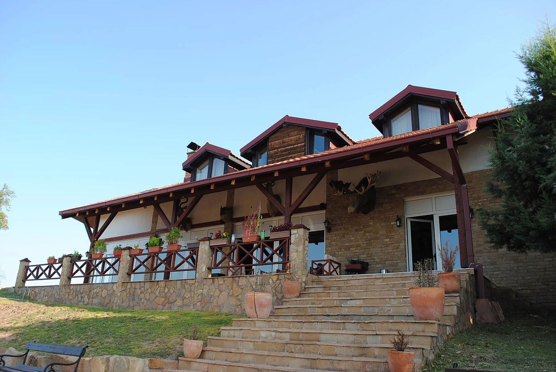 SAFARI INT'L: 5-Day Mouflon & Fox Hunt for One Hunter / One NH in ...