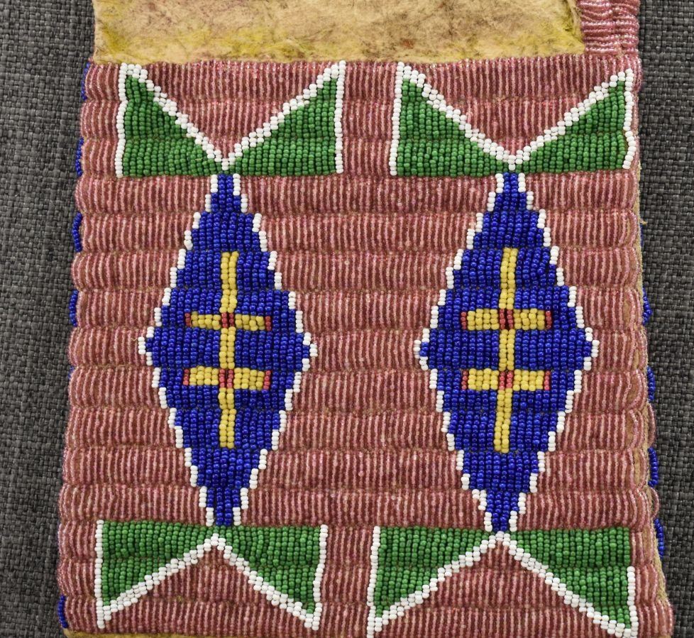 CROW PIPE BAG - R. G. Munn Auction LLC