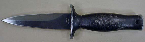 VINTAGE JAPANESE BOOT KNIFE IN SHEATH - Marked 21-