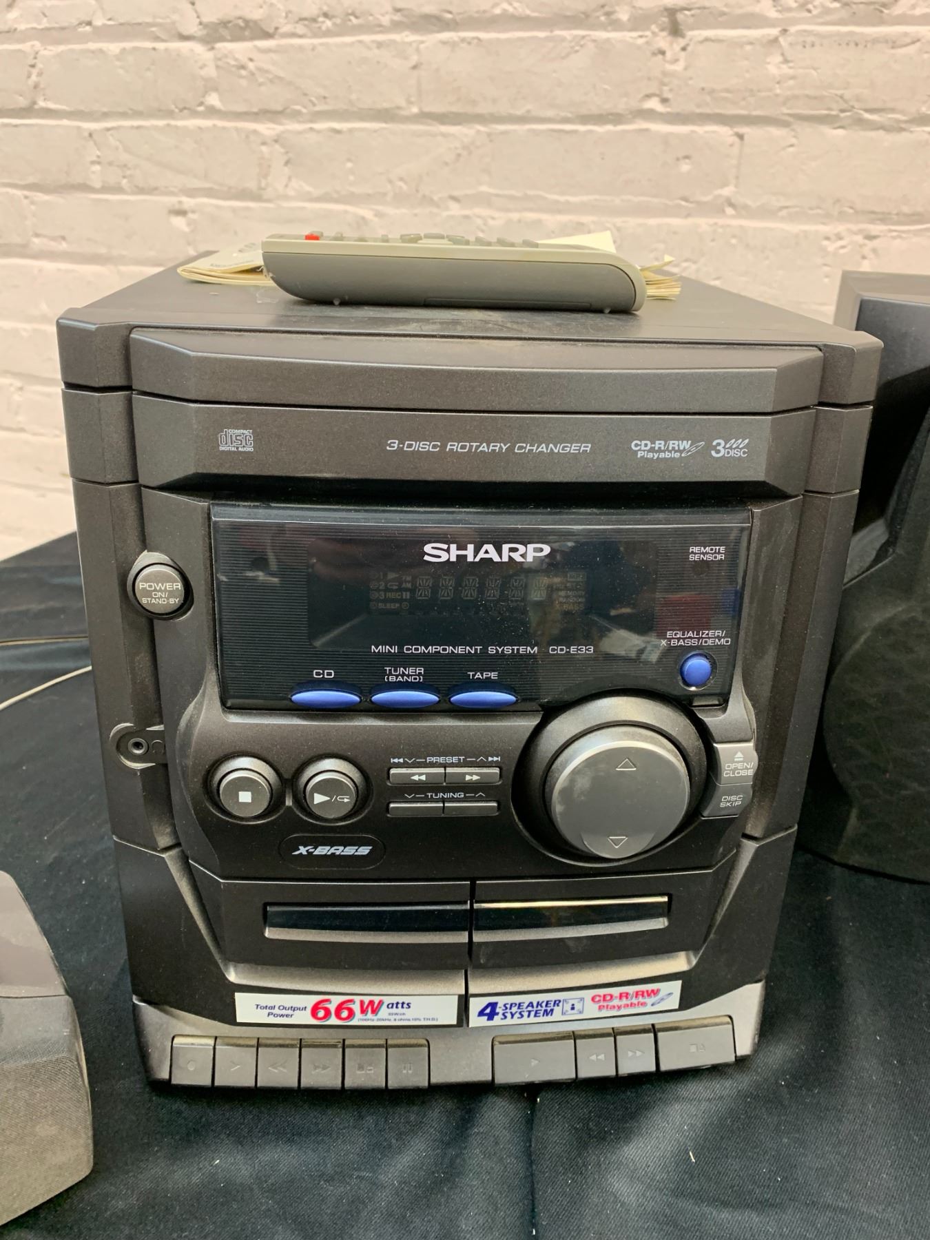 Sharp Mini Component System CD-E33 w Remote, Manual
