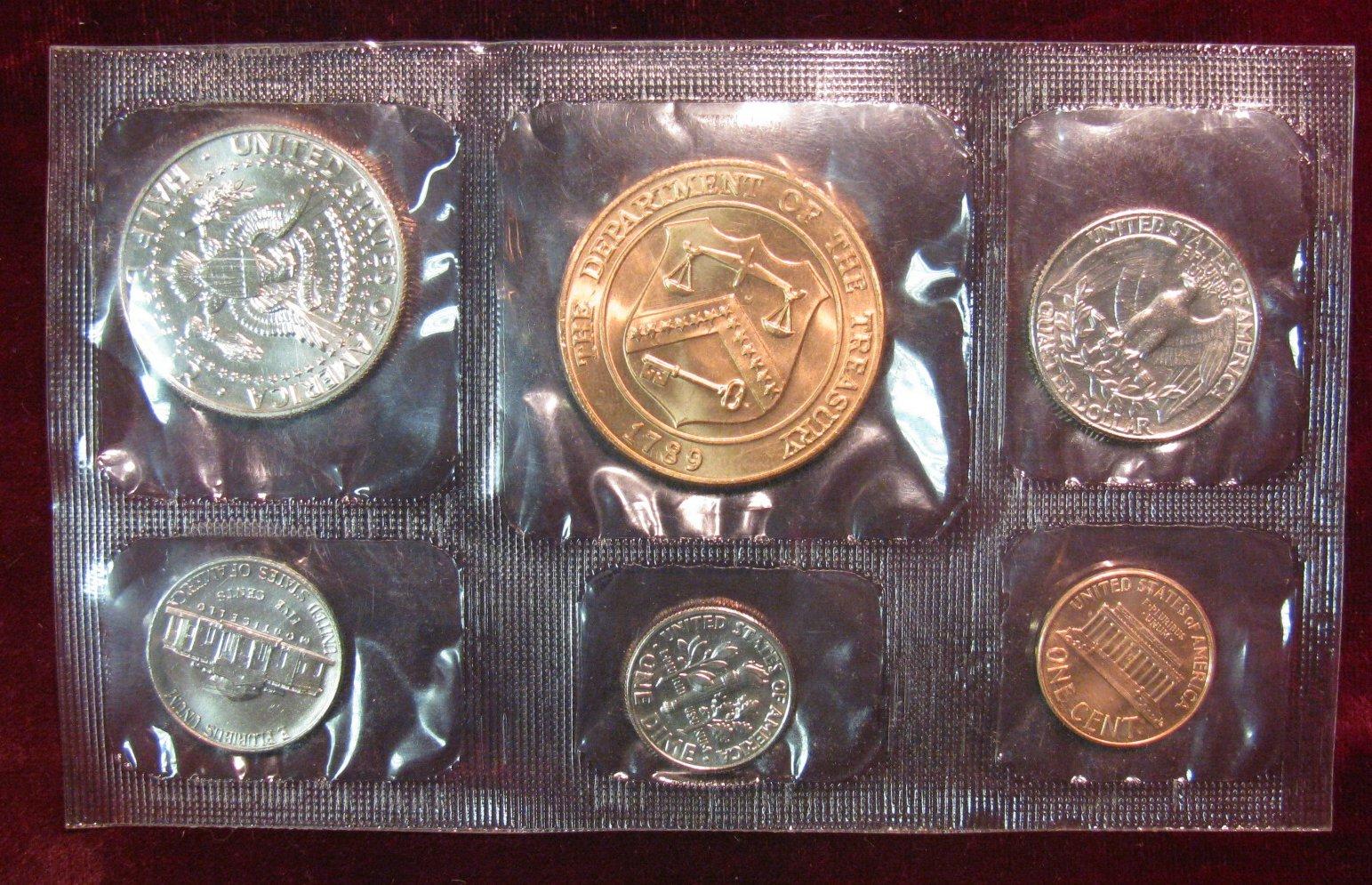 1051. 1989 Denver Souvenir Set. Original as Issued No Envelope.