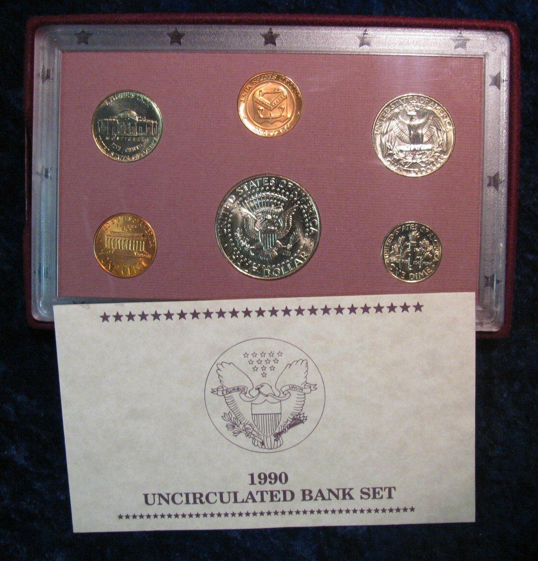 1053. 1990 Uncirculated Bank Set.