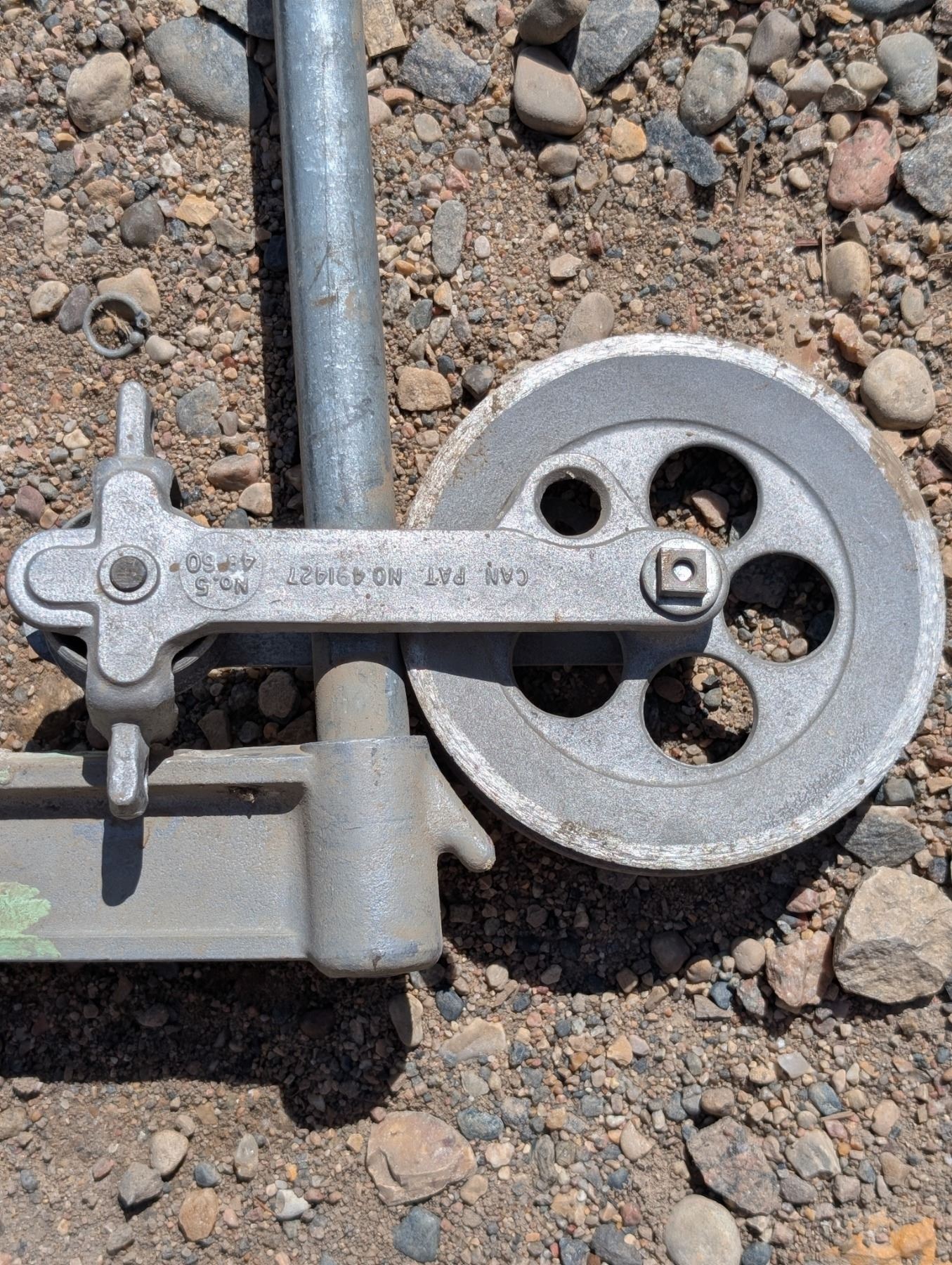 Vintage Weight Aluminum Clothesline Elevator - Schmalz Auctions