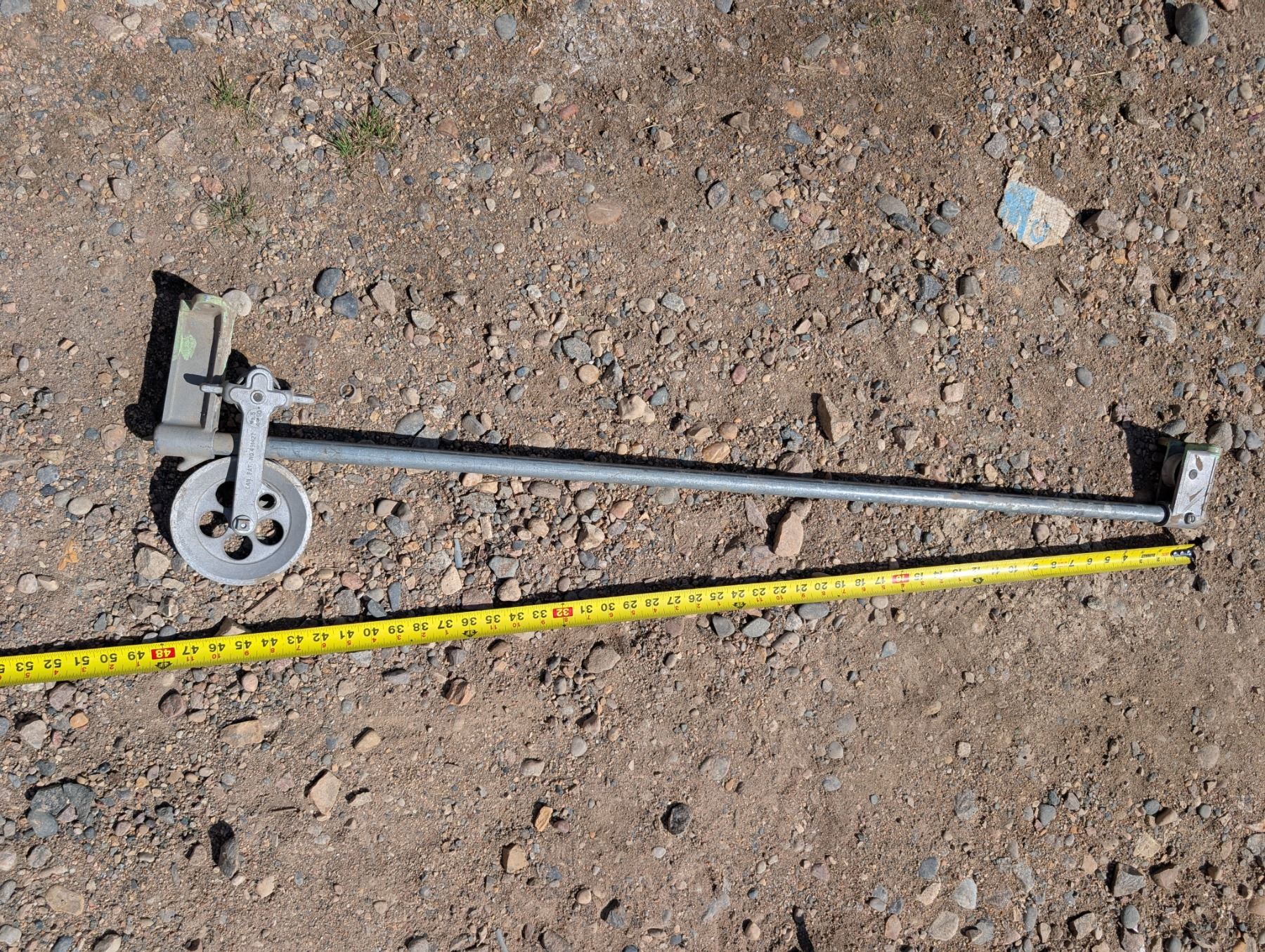 Vintage Weight Aluminum Clothesline Elevator - Schmalz Auctions