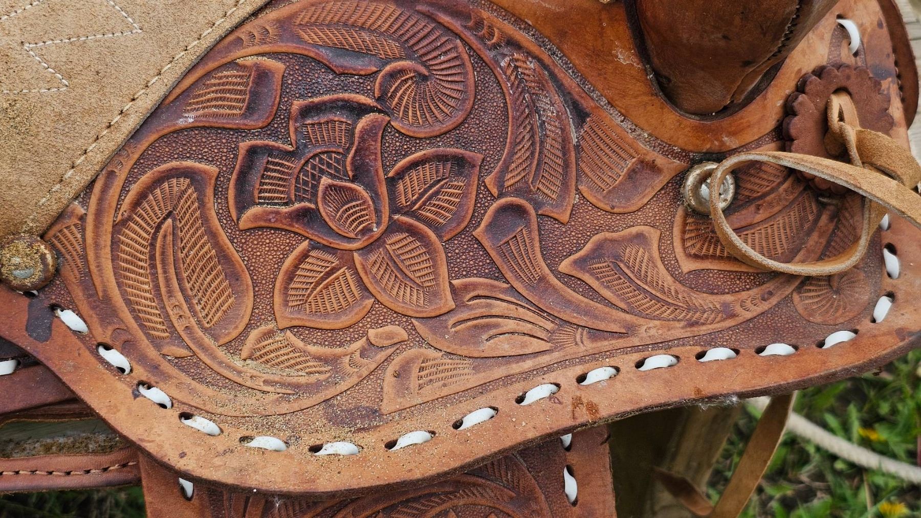 Western Leather Saddle with Hand-Tooled Floral Design and Lasso - Beck ...
