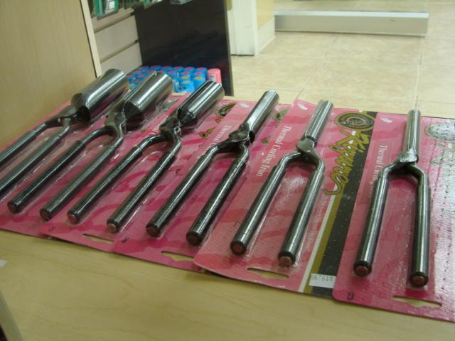 Thermal curling iron (3), Kizure thermal curling iron (11), assorted ...