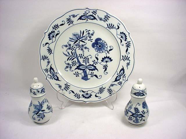 LOT OF BLUE DANUBE CHINA - 10 Dinner Plates and a