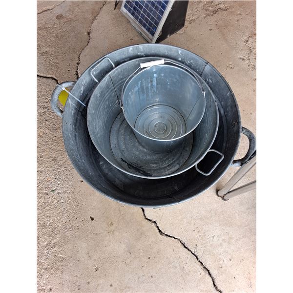 (3) Galvanized Tubs, Pail - Bodnarus Auctioneering