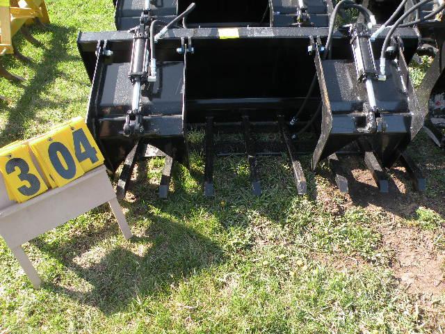 Square tine twin cylinder grapple bucket