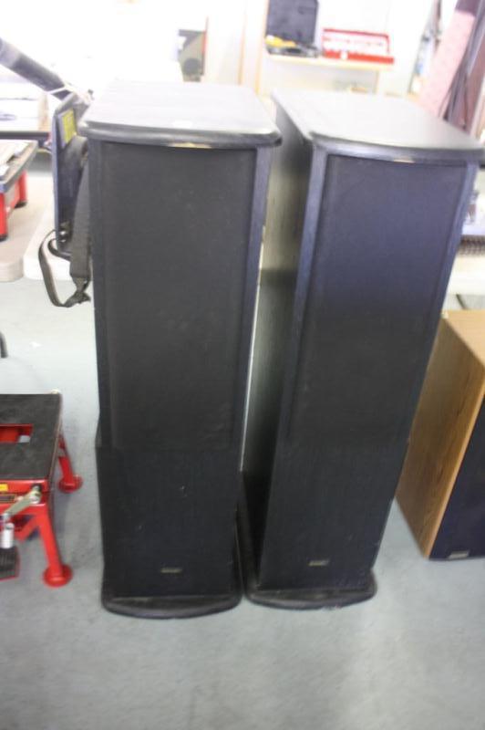 Set of Techwood Speakers