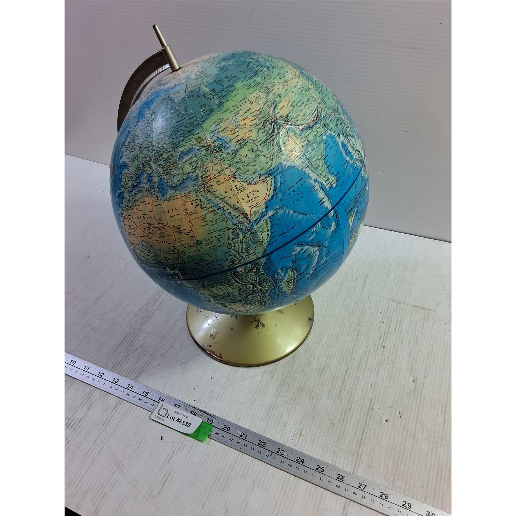 Globe - Bodnarus Auctioneering