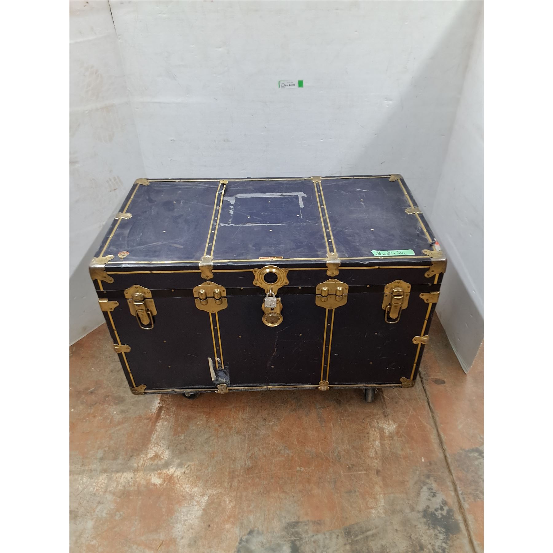 *Atlas Chest Trunk with Wheels No Shipping - Bodnarus Auctioneering