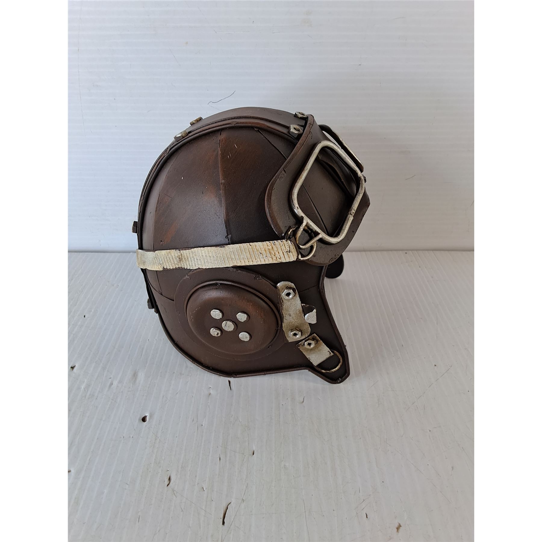 Metal Model Aviator Helmet 6" - Bodnarus Auctioneering