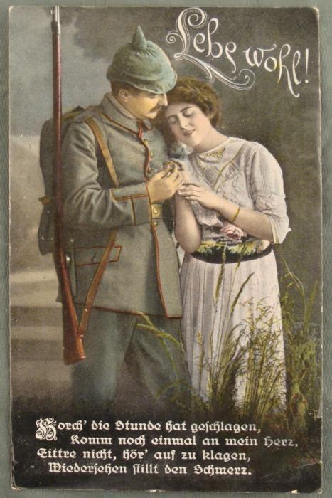 ORIGINAL WWI IMPERIAL GERMAN POSTCARD-SOLDIER W/ GIRL