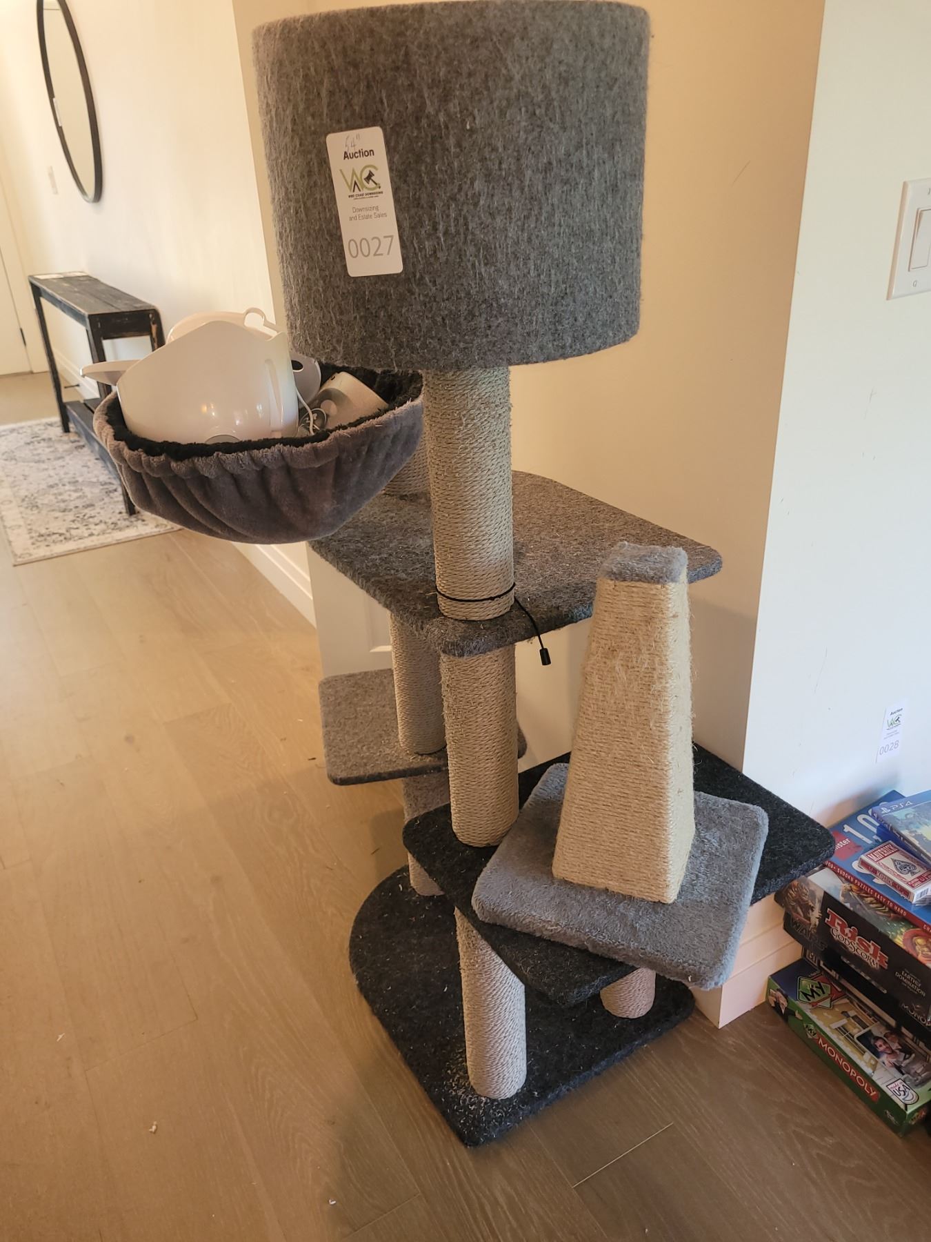 Cat Tower, Feeder A