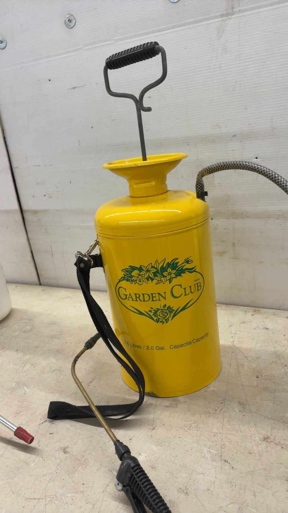 True Temper PS1000 x 1.5-Gallon Pressure Sprayer and Garden Club 2 ...