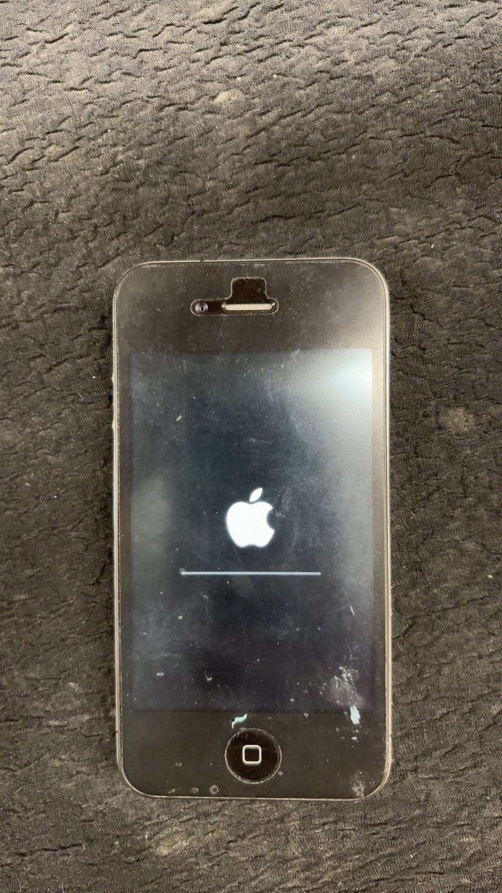 Apple iPhone 4 Model A1332 in Black with Case, Charging Cord and 2 Blocks