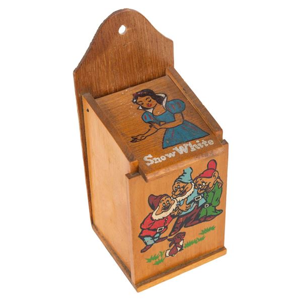 A"Snow White and the Seven Dwarfs" Wooden Candy Box.