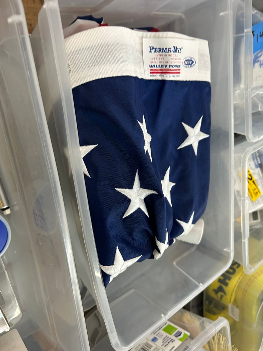 Airline Fittings, Wire Brushes, US Flag - 4 Bins