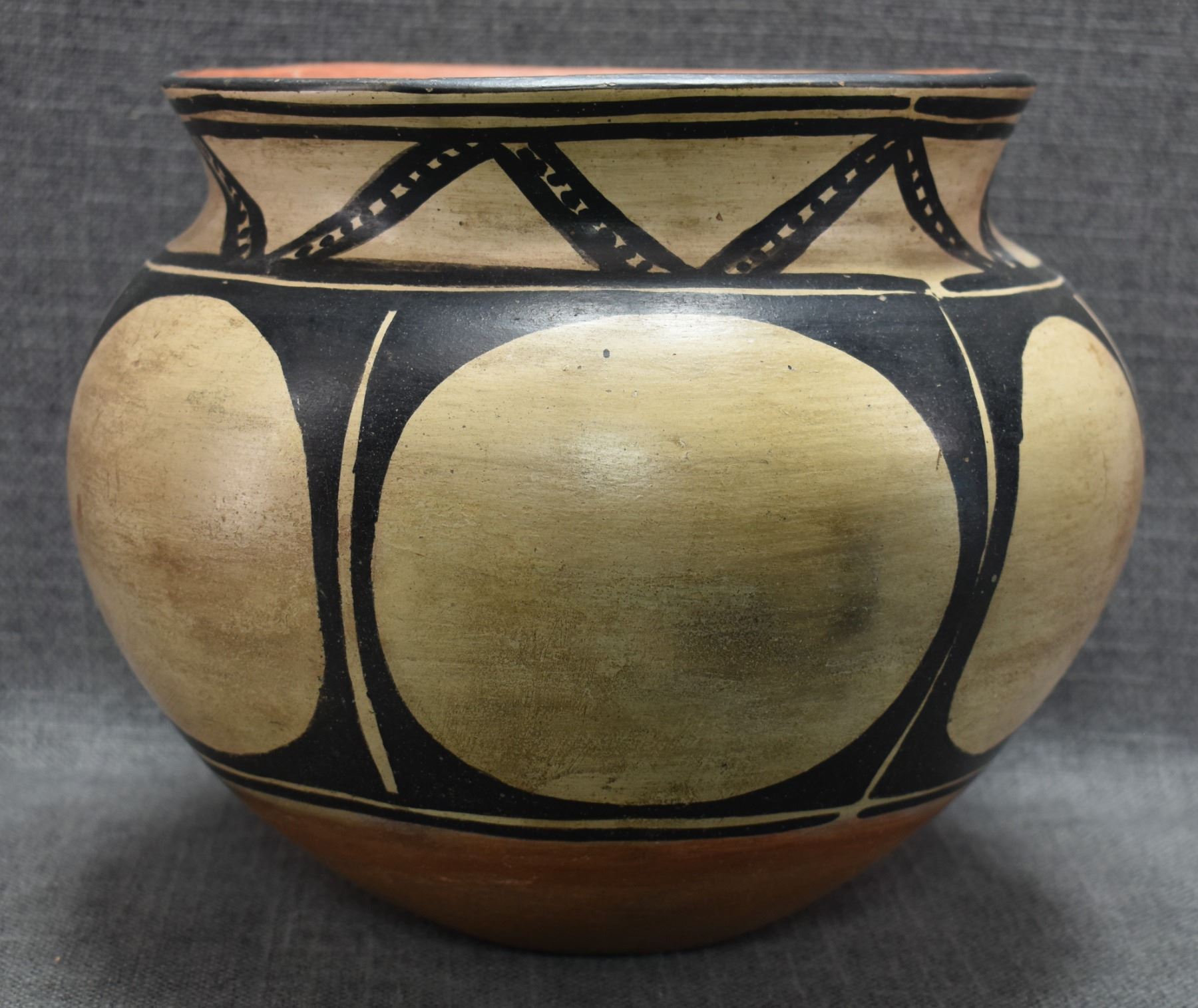 SANTO DOMINGO POTTERY OLLA (NICETA CALABAZA)